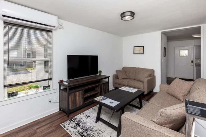 Spacious 9br Home~ideal For Groups~near Downtown - Des Moines, IA