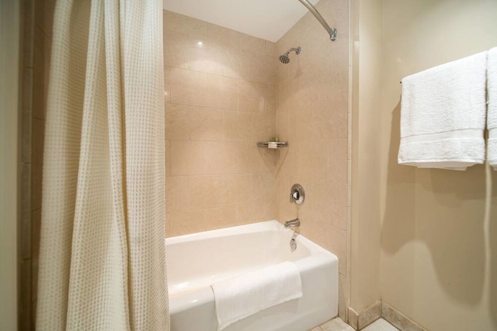 Oceanfront Maui Stay: 1 Bedroom Mountain View At Honua Kai Resort & Spa - Kaanapali, HI