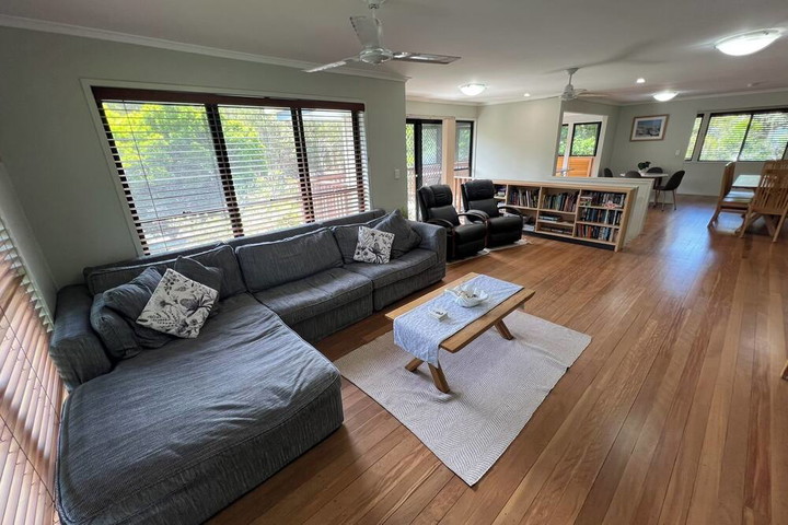Woorim Waves Beach House - Brisbane