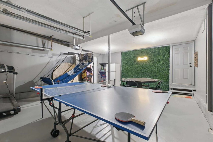 Game Room & Fenced Yard Near Downtown Kc House - Overland Park, KS