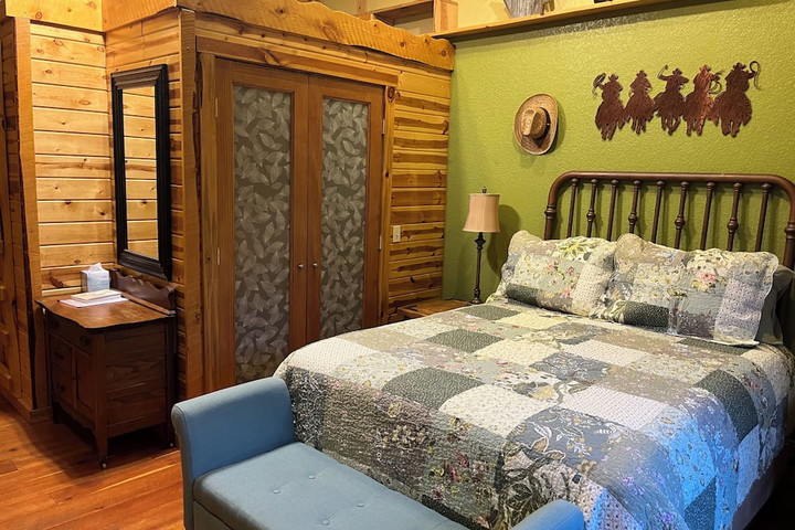 Mountain Peaks Inn, Green Mountain Suite, Downtown Hill City - Mount Rushmore, SD