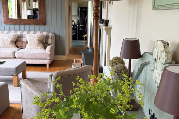 Brachkashie Is A Beautiful Cottage Overlooking Loch Knockie - Loch Ness