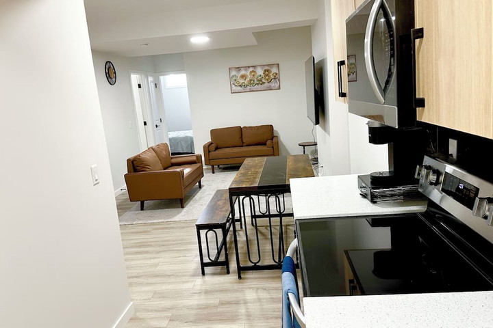 New Luxury 2-bedroom Suite - Alberta