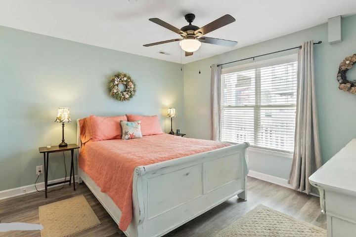 Condo Steps To Beach, With Pool. Dog Friendly! - Oak Island, NC