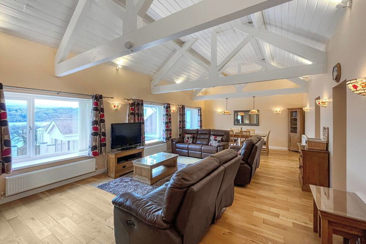 4 Bedroom Accommodation In Menai Bridge - Bangor