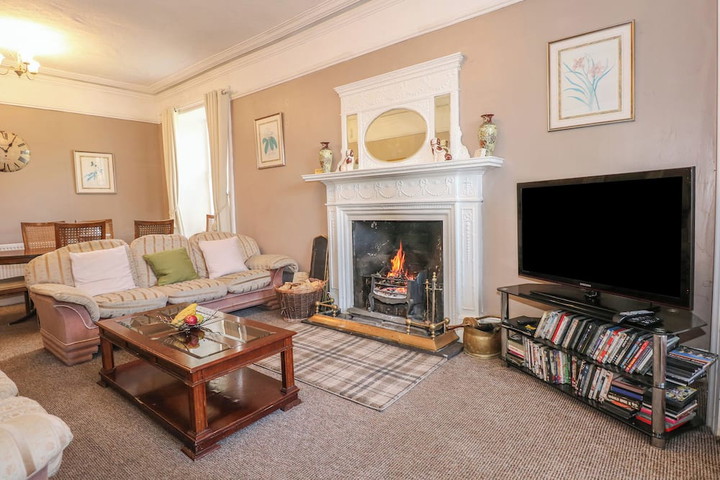 Plas Dorothea, Family Friendly, With Open Fire In Penygroes - Wales