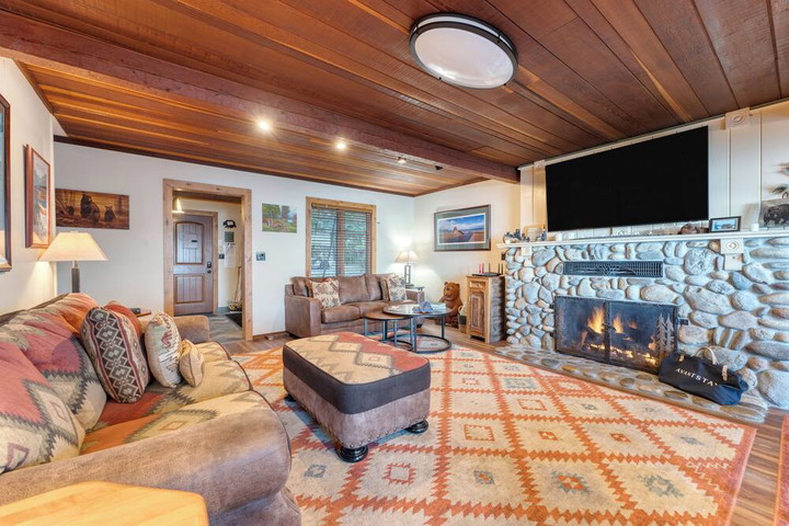 Lakefront Haven By Avantstay | Minutes To Ski Resorts | Private Dock - Tahoe City, CA