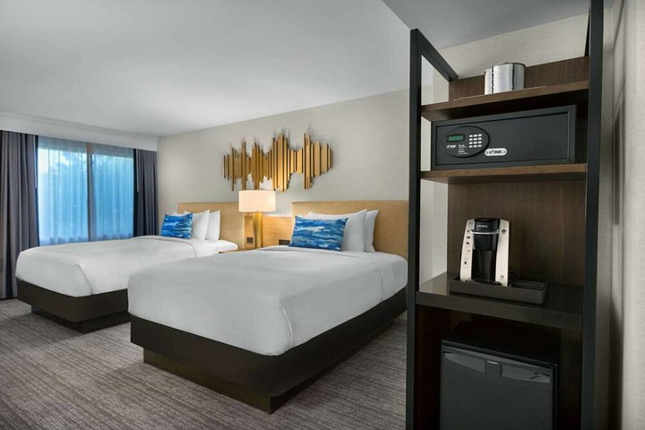 Enjoy A Hassle-free Stay! W/ Outdoor Pool, Close To Crescent Village Garden! - San José, Estados Unidos