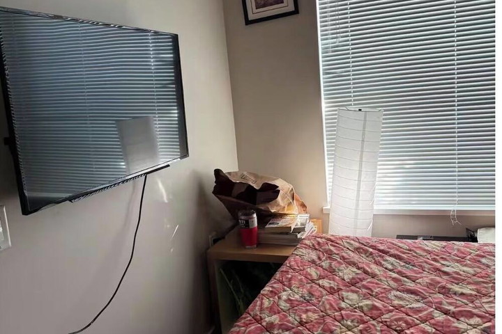 Private Bedroom | Pet-friendly | Quiet & Cozy House - Vancouver