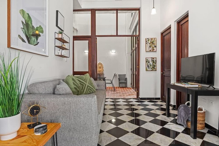 Villa Aurora | Traditional Spanish Colonial Apartment In Beautiful Old San Juan - Levittown