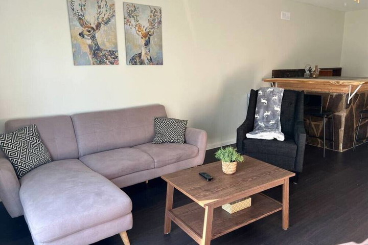 Lions Head · Family Friendly Cottage Walking Distance To Beach - Ontario