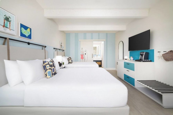Island Charm & Retro Fun | Pools, Comfort Eats, Shuttle & Fire Pits - Stock Island, FL
