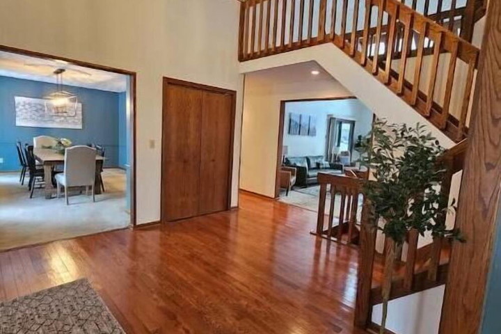 The Urban Lake House: Near Avalon Grand Resort - Warren, OH