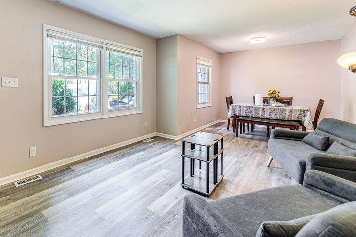 Jacksonville Retreat W/ Yard Near Base & Beach - Jacksonville, NC