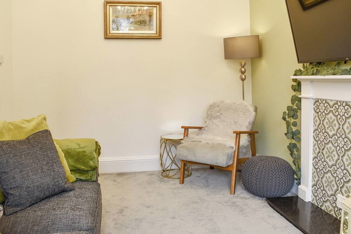2 Bedroom Accommodation In Windermere - Windermere