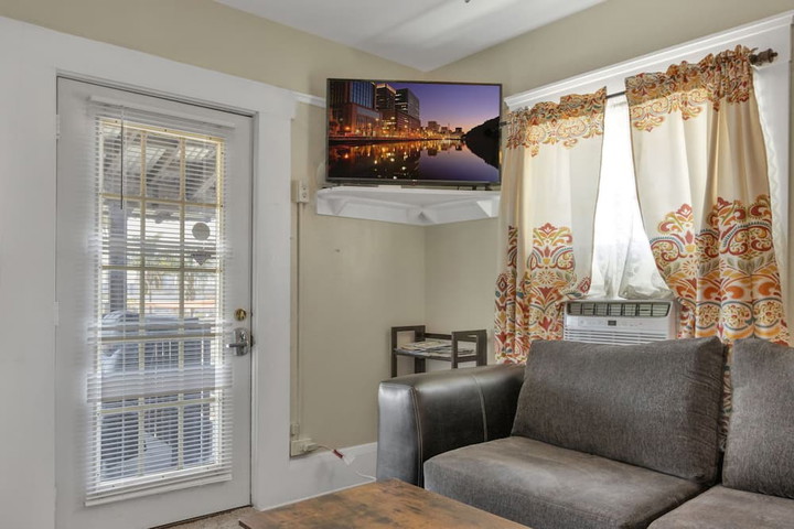 Downtown San Diego Citywide Views 2-bedroom 2 Bath Apartment With Ac, Free Wi-fi - San Diego, CA