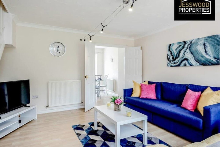 Contractors Home 3 Bed 2.5 Bath | Parking | Wifi - Dunstable