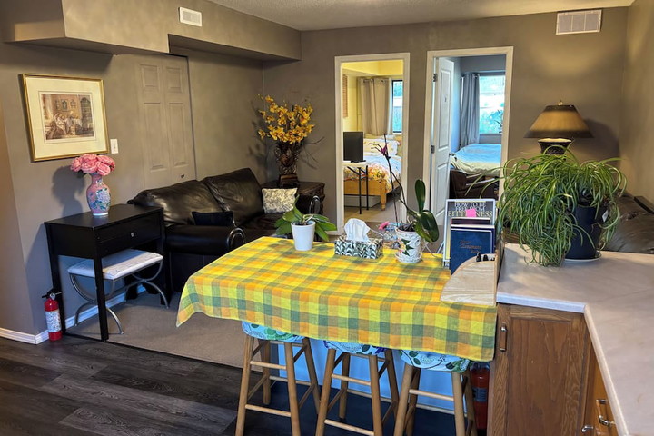 Clean Safe Double Bedroom, Comfy Bed, Keyless Entry, No Stairs, On Bus Routes - アボッツフォード