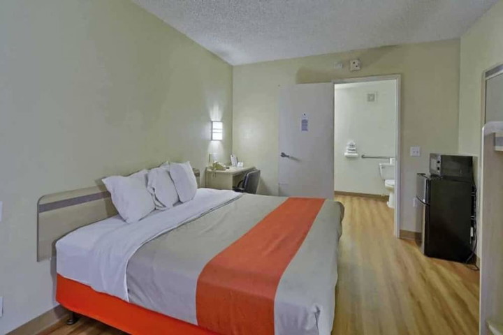 1 King Bed | Non-smoking - New Jersey
