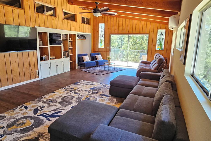 La Dolce Villa Pond Retreat In Yosemite - Oakhurst, CA