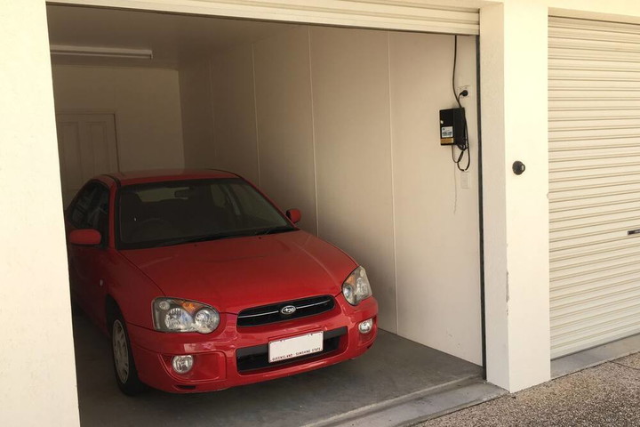 At Strand Marina-ground Floor With Courtyard - Townsville