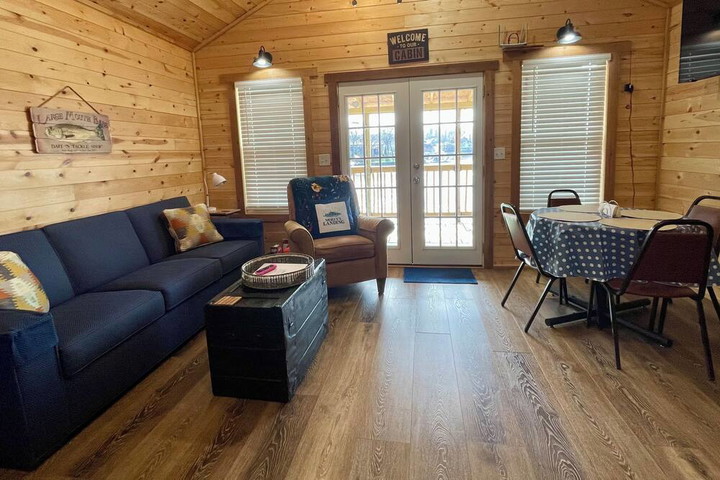 Lakefront "Eagle" Cabin Just Steps Away From Grand Lake. Eagle Cabin - Disney, OK