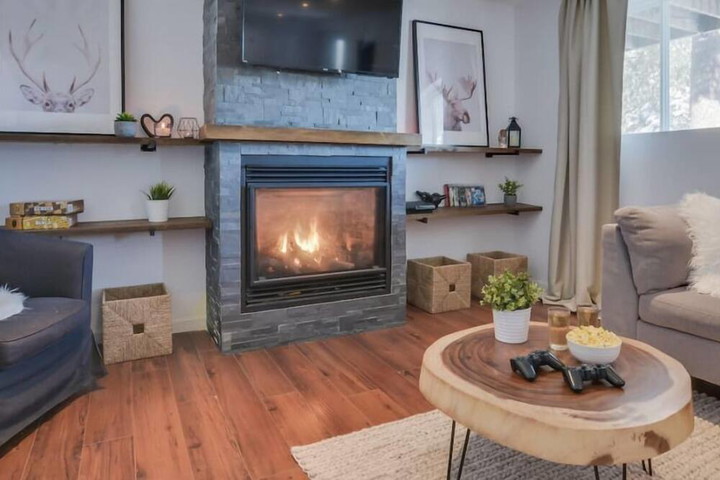 Luminous Waterfront Cottage Ski+hottub+fireplace+fondue+foosball Near Tremblant - Mont-Tremblant