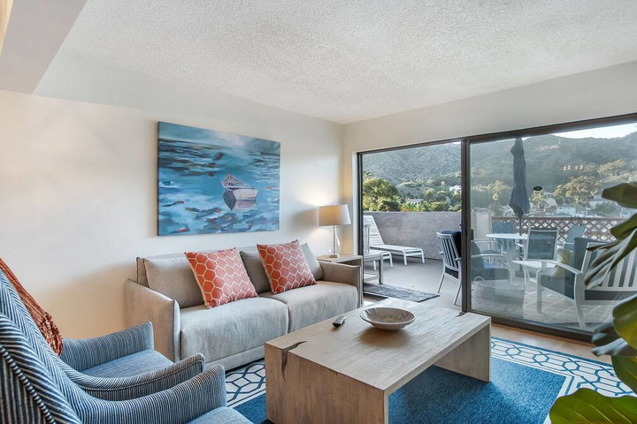 B41: Cozy Condo, Private Balcony, Hillside And Harbor Views, Pool - Santa Catalina Island, CA