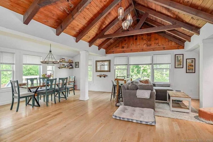 Remodeled, Family-friendly Home In Private Community On Candlewood Lake - Brewster, NY