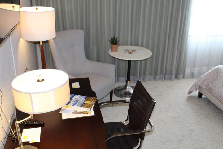 Cozy Deluxe Queen Room In Minneapolis Boutique Hotel - Minneapolis