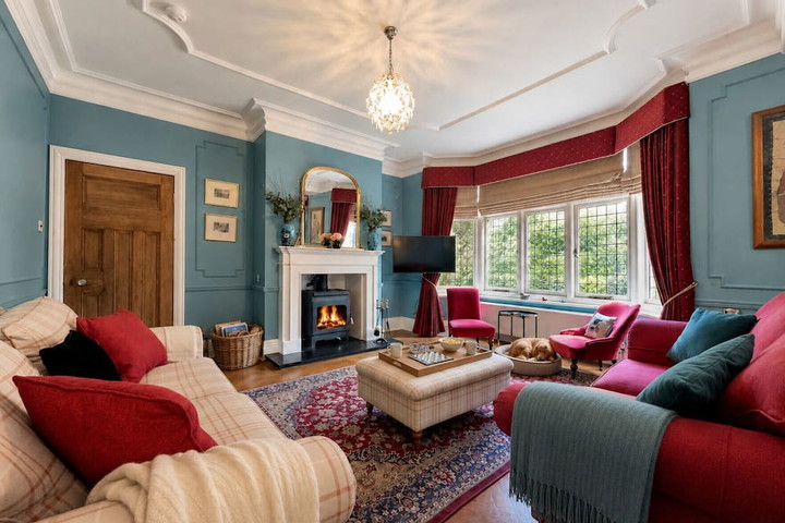 Allenbrook - Five Bedroom Cottage, Sleeps 9 - Colwyn Bay