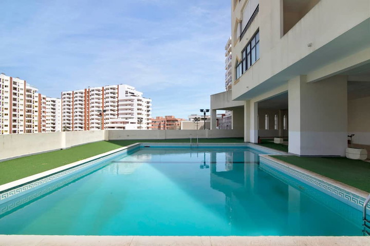 Apartment 'Tranquil Escape - Praia Da Rocha' With Shared Pool, Wi-fi And Air Conditioning - Portimão