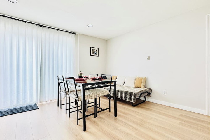 Cartier Belle Vie | Chic Garden 1br Near Yvr & Dt - Vancouver