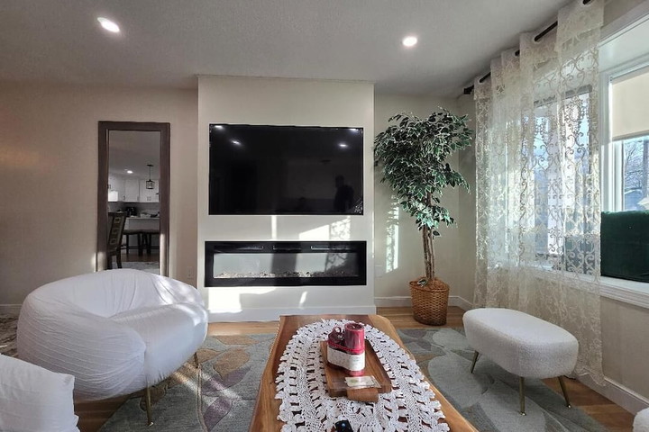 Modern Upper-level Oasis, Minutes To Boston. - Norwood, MA