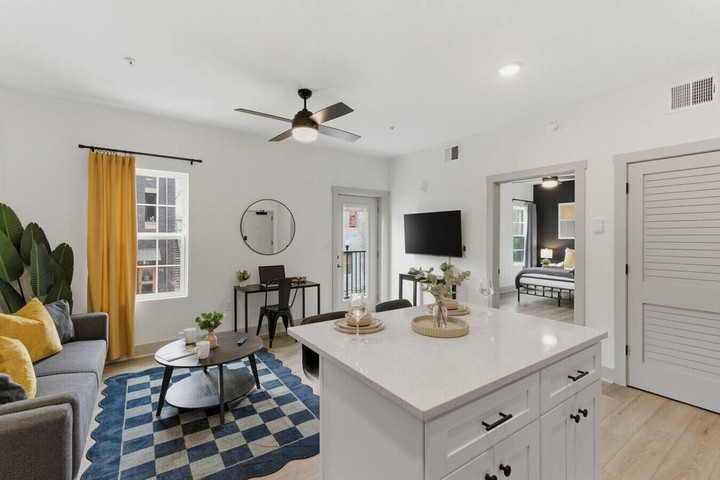 Boutique Loft W/ Patio, Rooftop Views + In-unit W/d - Murfreesboro, TN