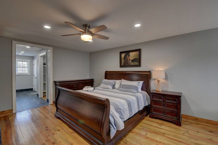 Beautiful 3/3 Barndominium At Hawks Creek Farm - Clermont, GA