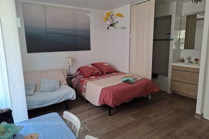 Spacious, Comfortable, Self-contained Studio Apartment With Bathroom And Toilet, Nice Private Terrace - Saint-Jean-Cap-Ferrat