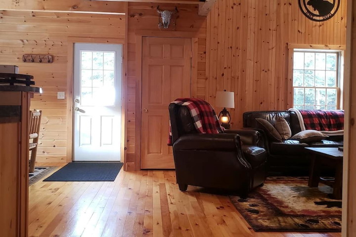 Evergreen Lodge - Rangeley Cabin With 3 Bedrooms And Loft In Prime Location. - Rangeley, ME