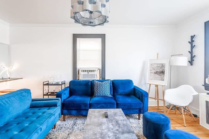 The B&w Haven 5br Home With Yard Theater + Office - Bridgeport, CT