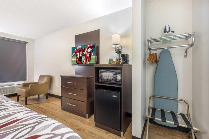 Make Every Trip Extra Special With This Beautiful Stay! Pets Are Welcome! - Paducah, KY