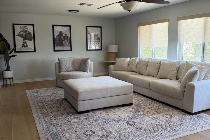 Enjoyable 4-bedroom House With A Beautiful Rock Water Fall Slide Swimming Pool. - Ontario, CA