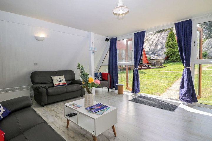 Chalet 58 - The Beach House, Family Friendly, With Pool In Kingsdown - Deal