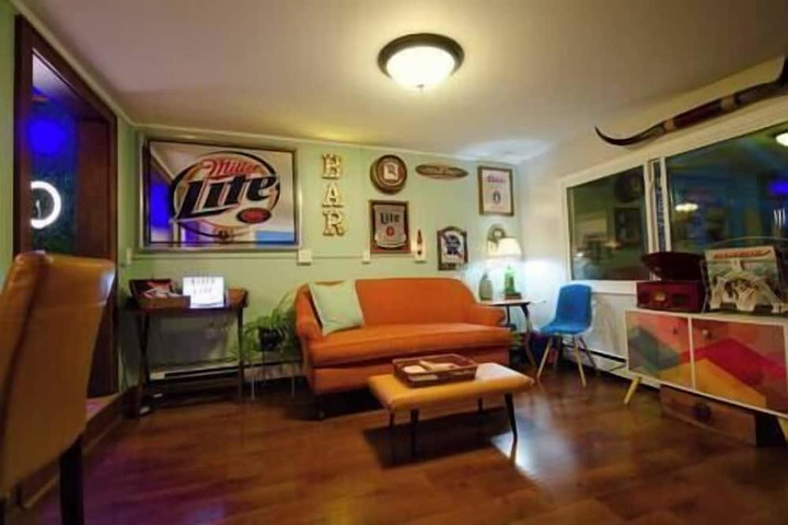 Riverfront Cabin:wrap Around Deck & 3 Season Room - Davenport, IA