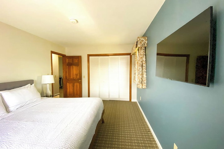 Extended Stay- Full Kitchen 1br Apartment In Downtown Pittsfield - Pittsfield, MA