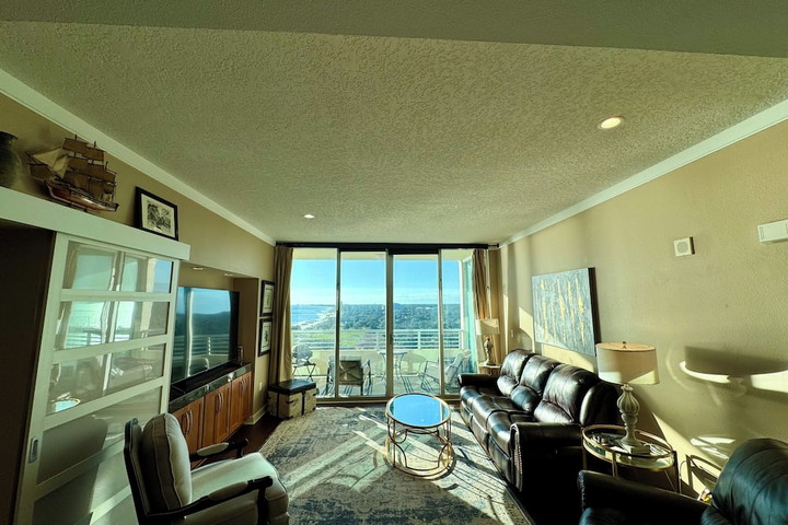 Beautiful Sunset And Gulf Views-2 Bedroom / 2 Bathroom - Biloxi, MS