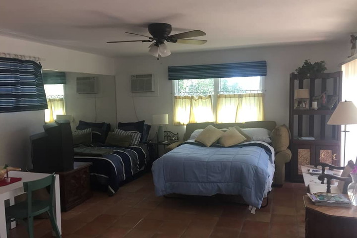 Zen Garden Private Guest House By Beach N Golf - Naples, FL