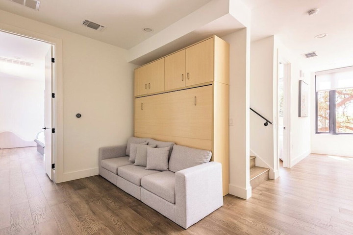 Chic & Boutique - Austin Estate | Hot Tub + Game Room *Sleeps 12* - Austin, TX