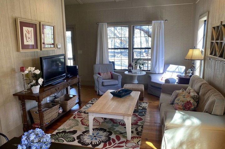 Elevate Your Holidays: Glamping At Cypress Creek Cottage, Texas' Hidden Gem - Wimberley, TX
