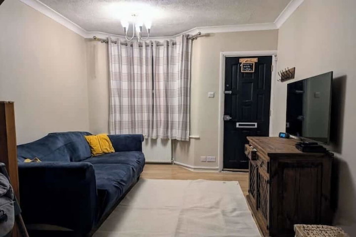 Cottage Style Home In London - Hertfordshire