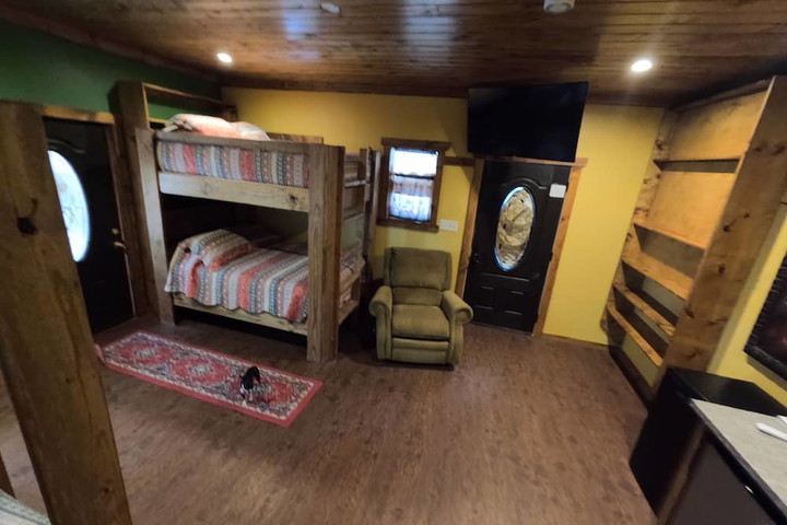 Harper's Hideaway, #5 Exclusive Private Riverfront @Vacation Frio River - Concan, TX